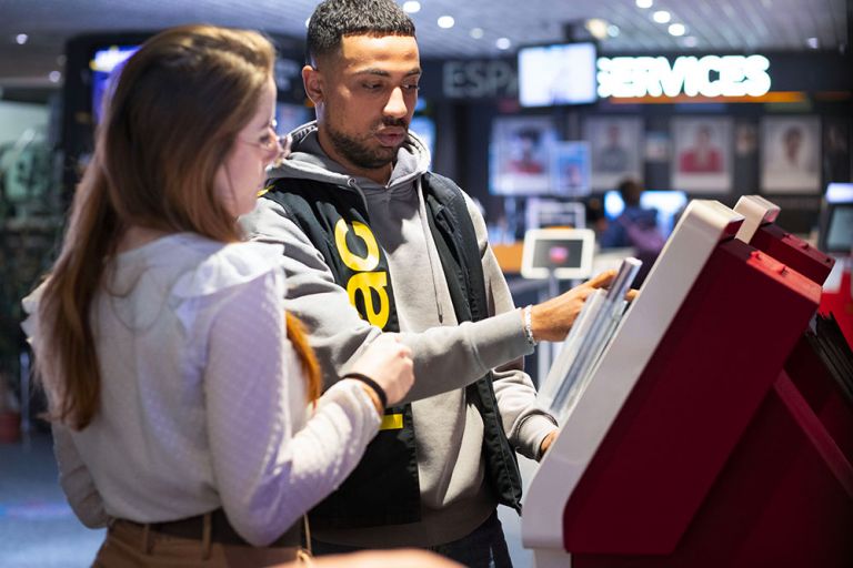 Fnac Darty poursuit sa transformation autour des services et lance ...
