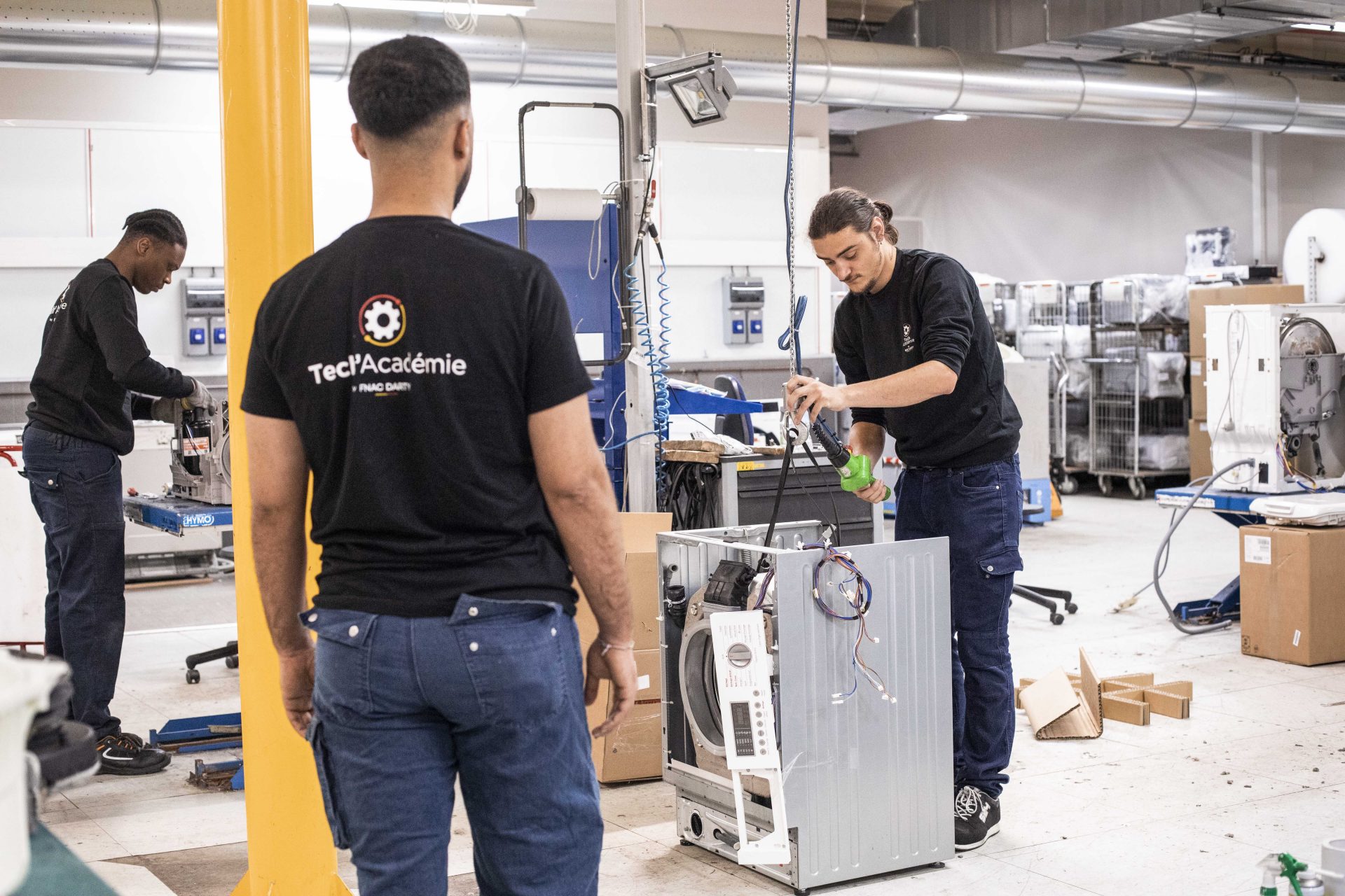 Fnac Darty accélère sur la formation aux métiers de la réparation ...